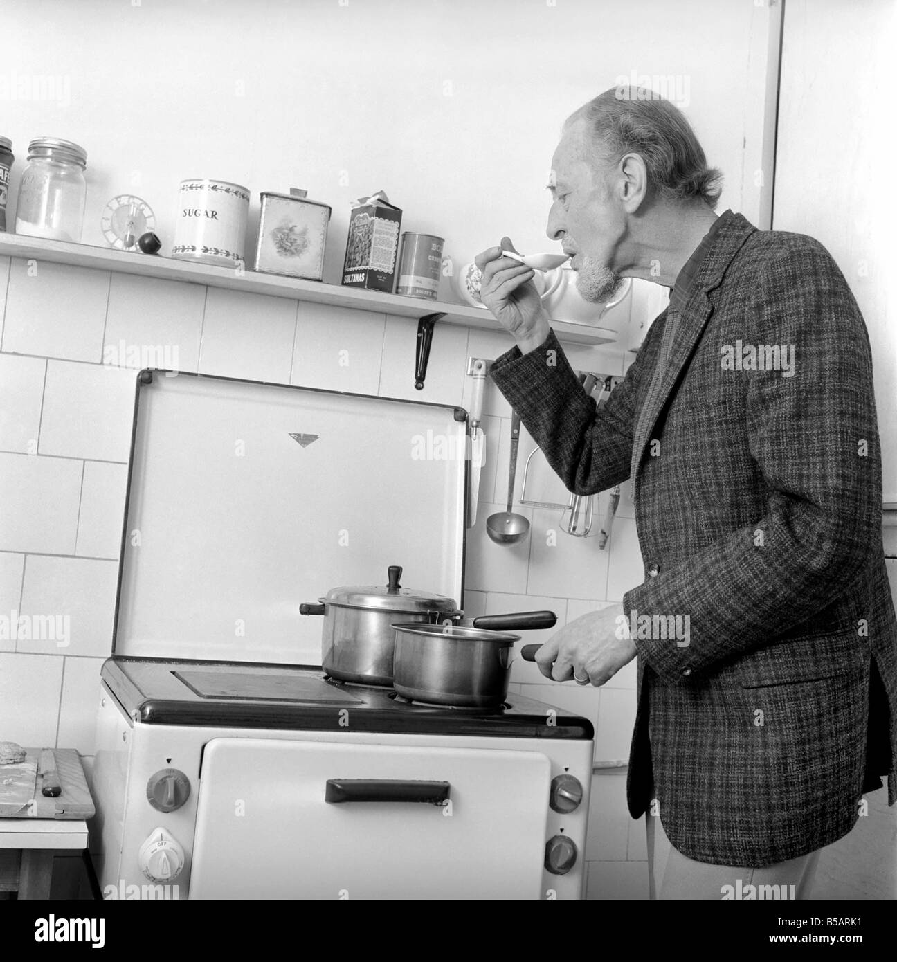 TV and radio presenter Fyffe Robertson. 1965 A1109 Stock Photo - Alamy