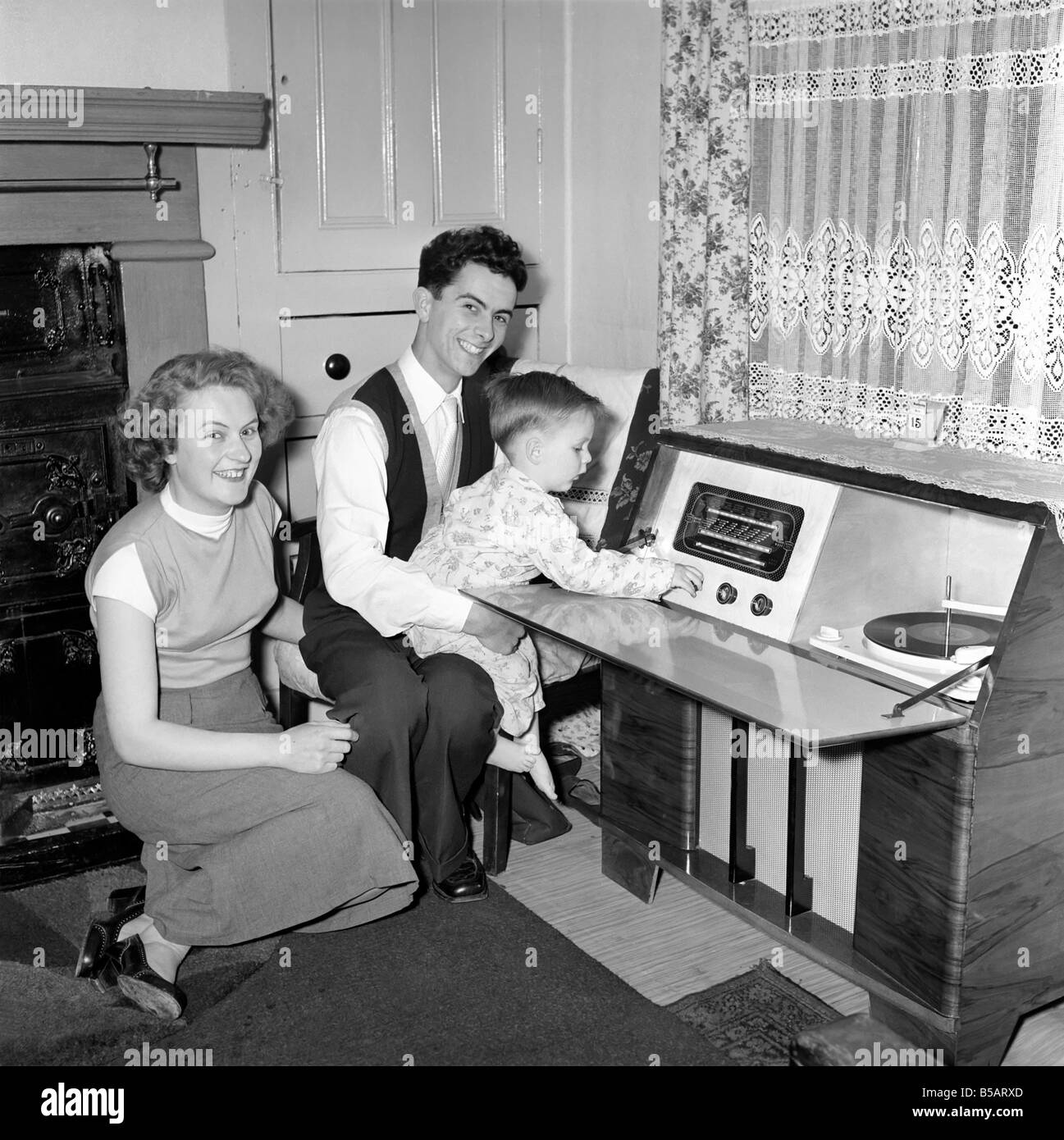 Family life: Mr. and Mrs. Hull with their son. 1954 A160-010 Stock ...