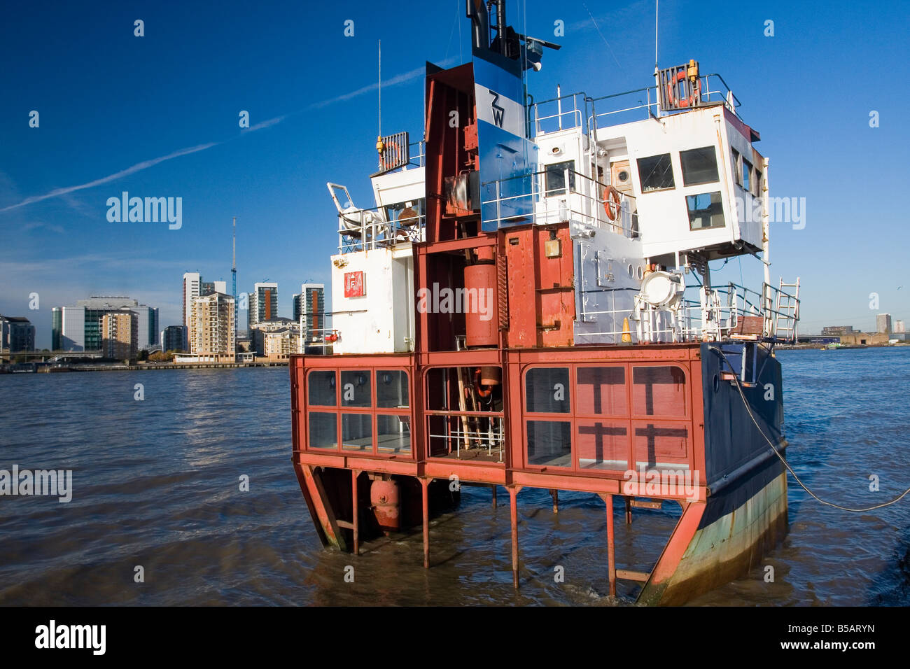 Richard wilson sculpture hi-res stock photography and images - Alamy