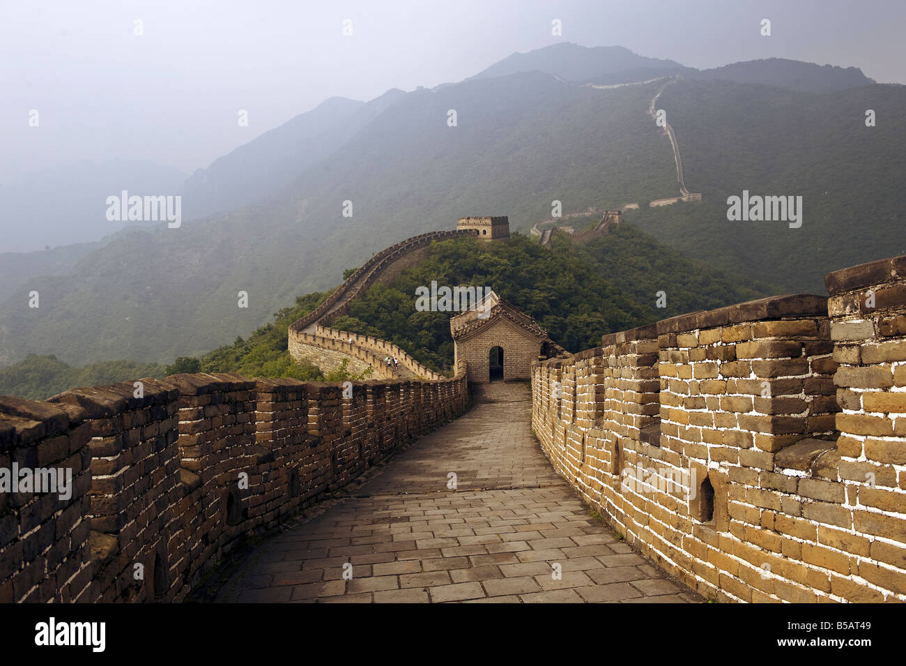 The great wall of china green hi-res stock photography and images - Alamy