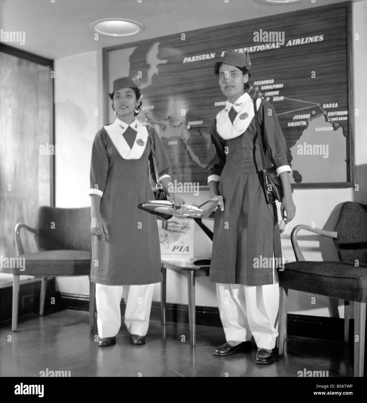 Air hostess 1950s hi-res stock photography and images - Alamy