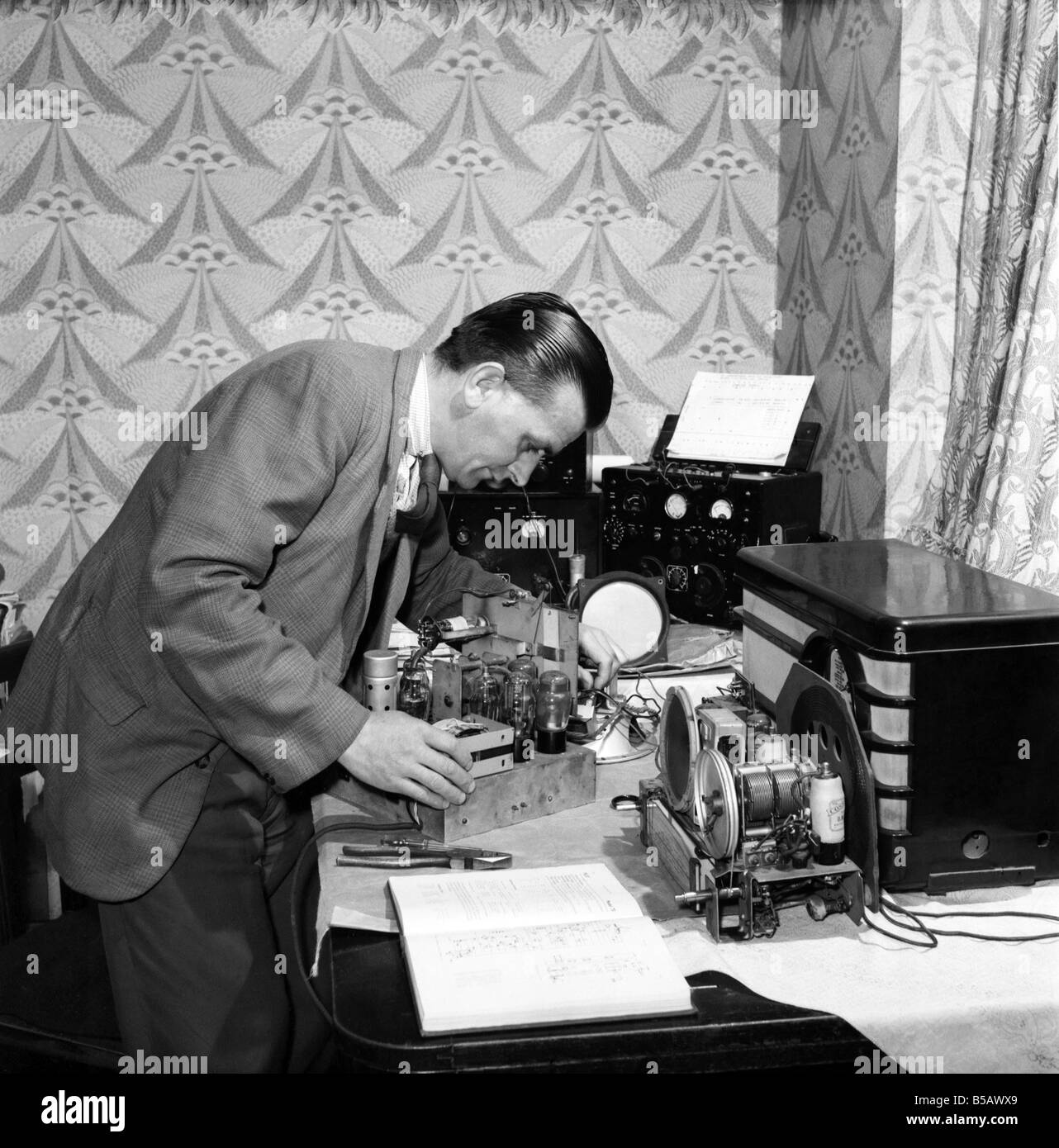 1950s hospital building hi-res stock photography and images - Alamy