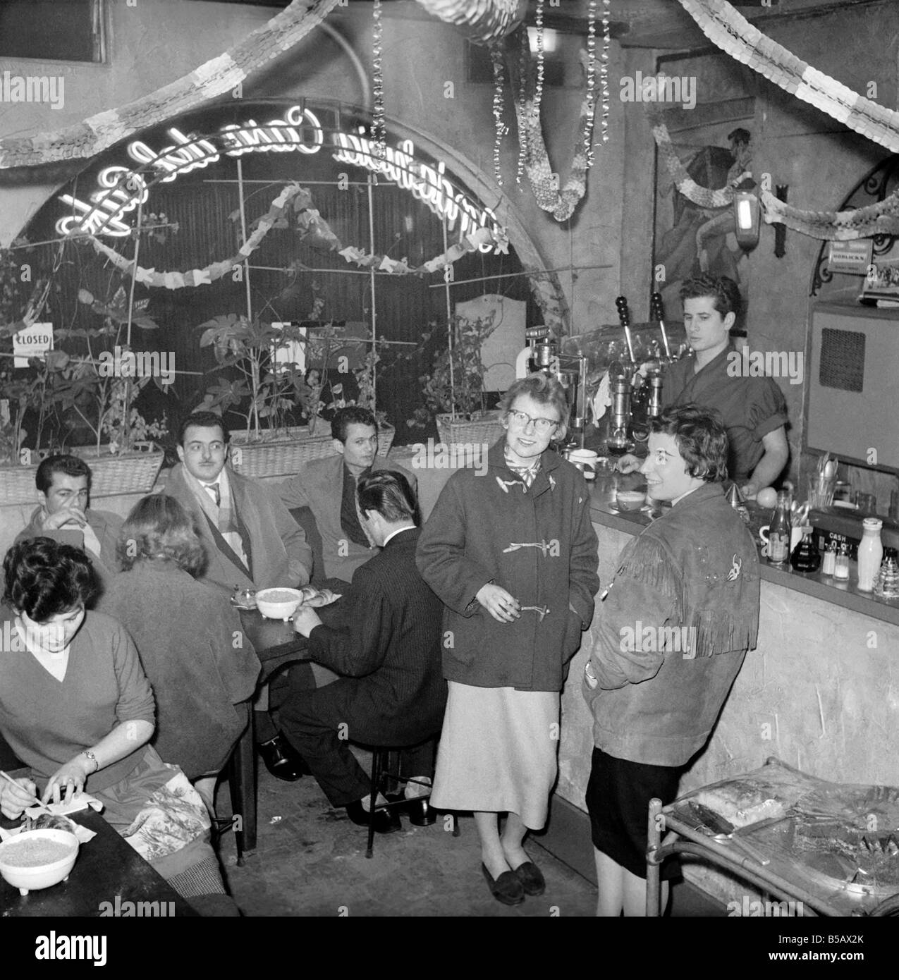 Night club 1950s hi-res stock photography and images - Alamy