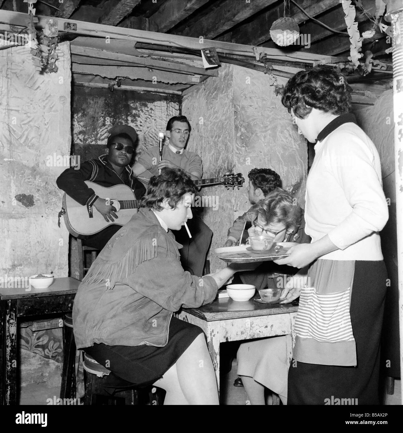 Night club 1950s hi-res stock photography and images - Alamy