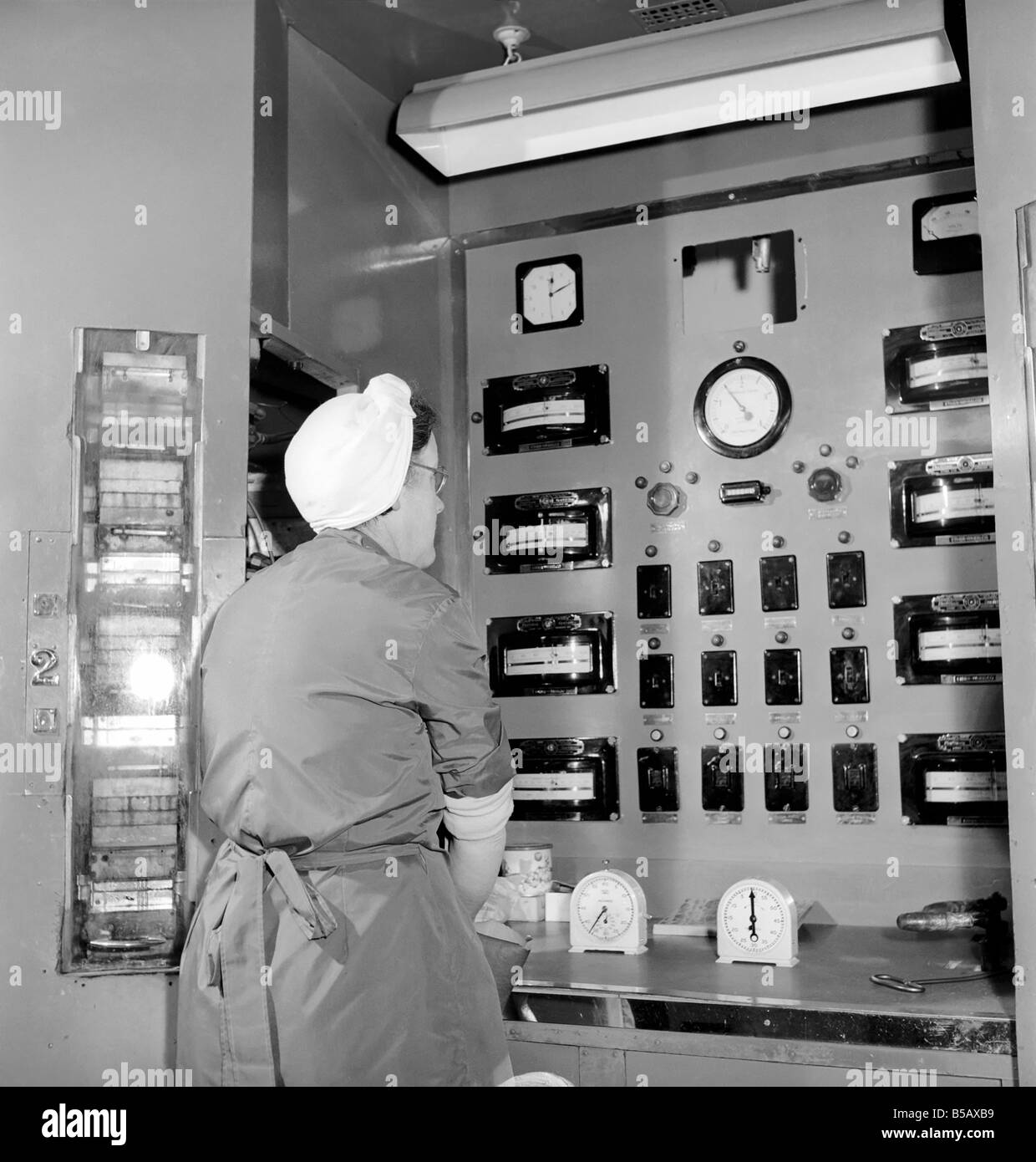 FALSE teeth factory in Dundee: The factory makes and bakes in their ...
