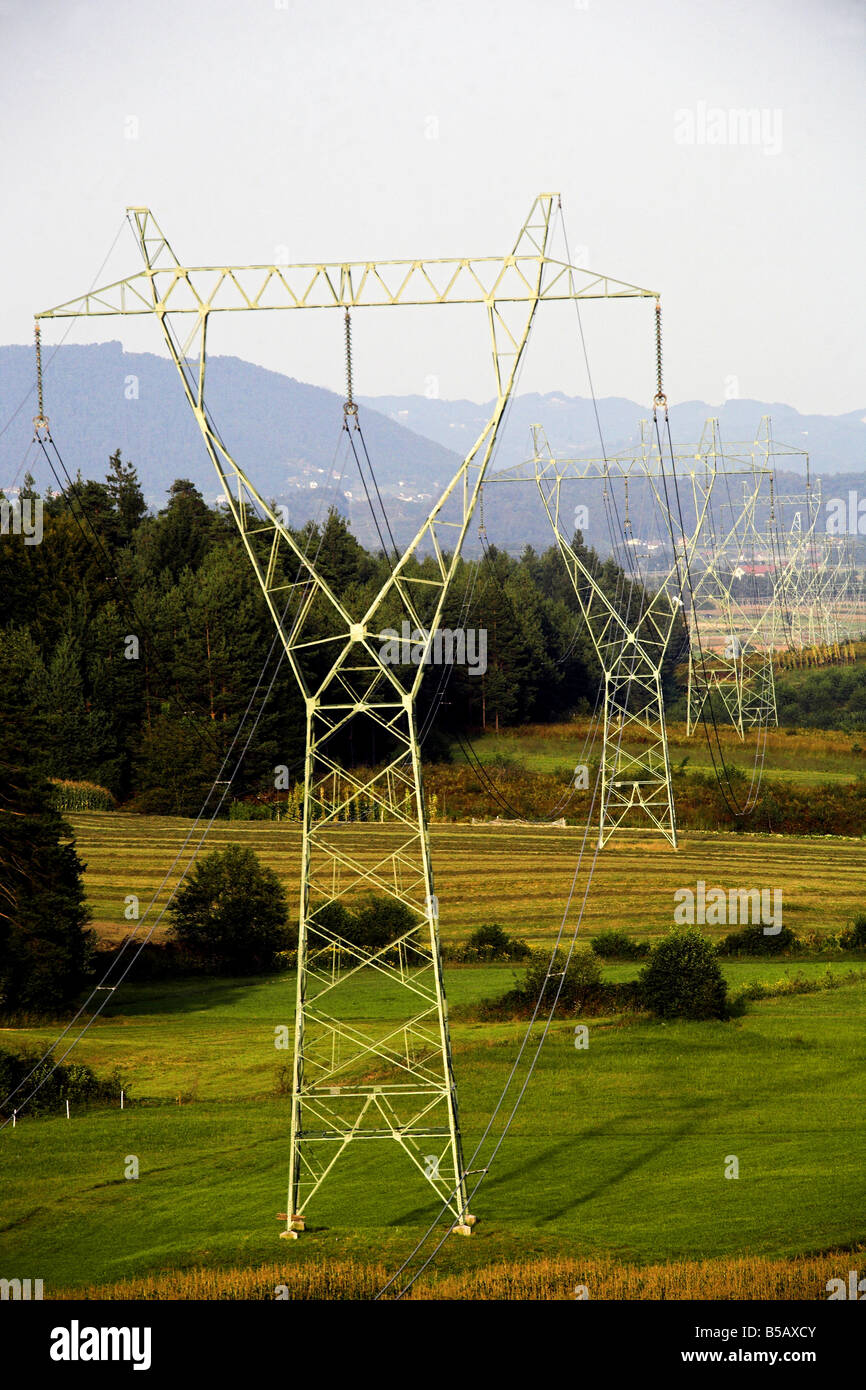Electricity transmission line hi-res stock photography and images - Alamy
