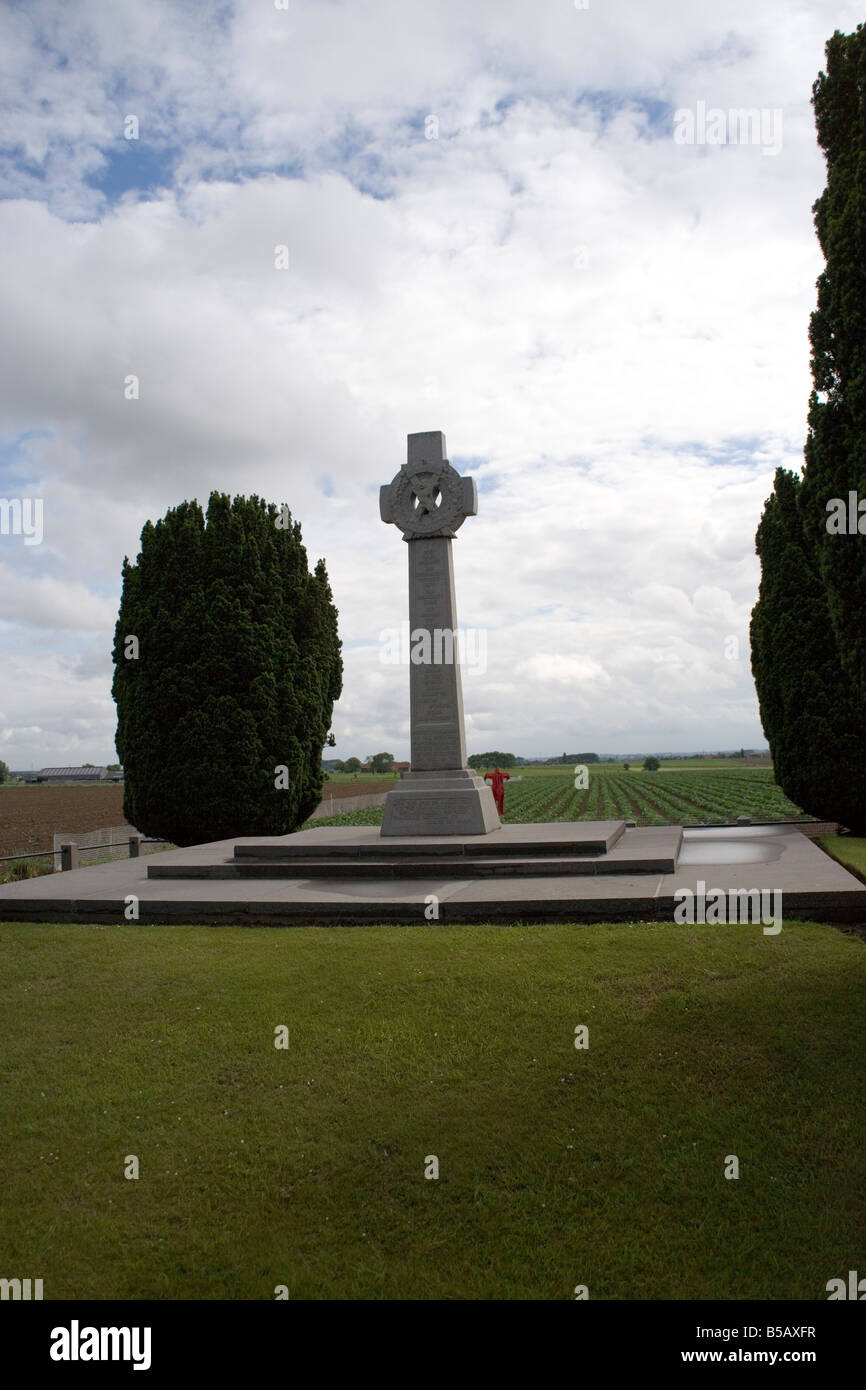 Memorial to the London Scottish the first Territorial Battalion to ...
