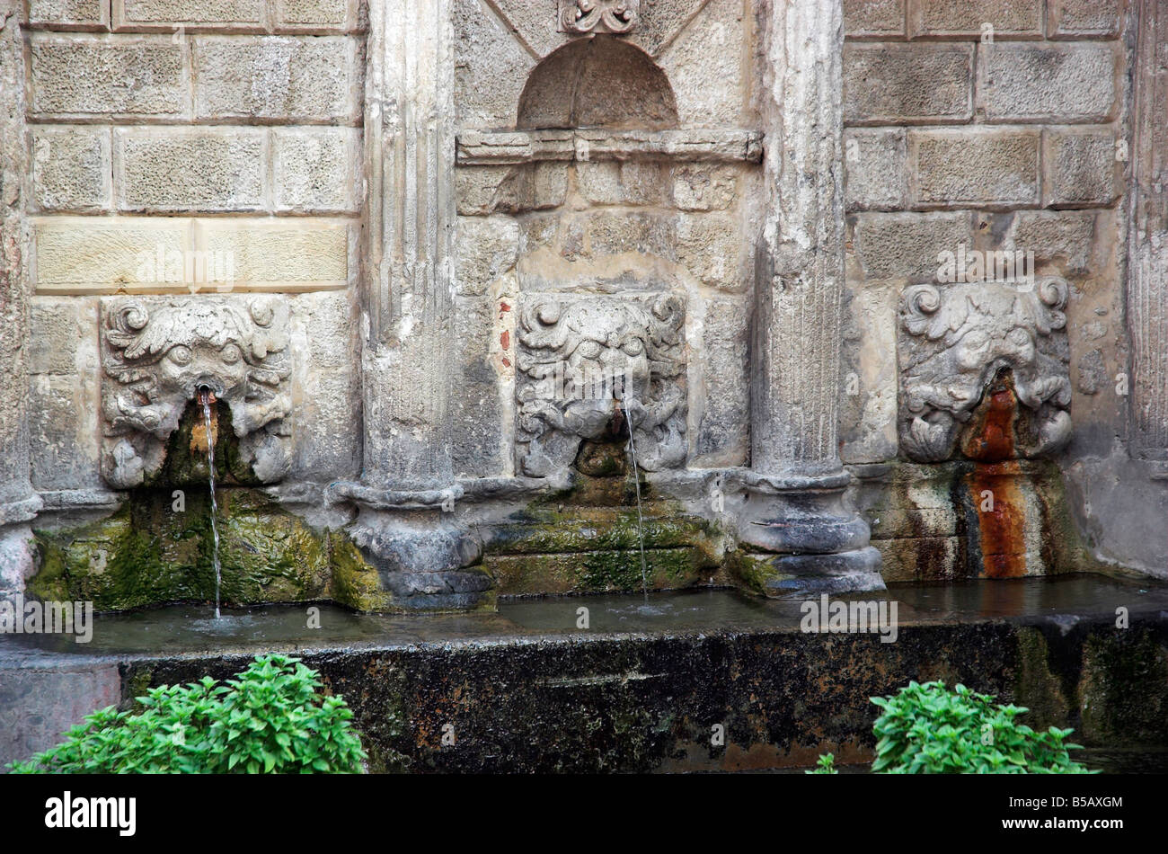Fountain of history hi-res stock photography and images - Alamy