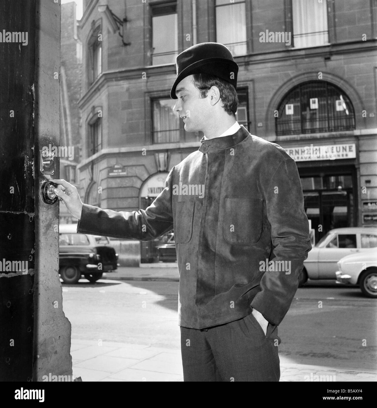 Men modelling the latest 1963 menswear design's in the streets of Paris ...