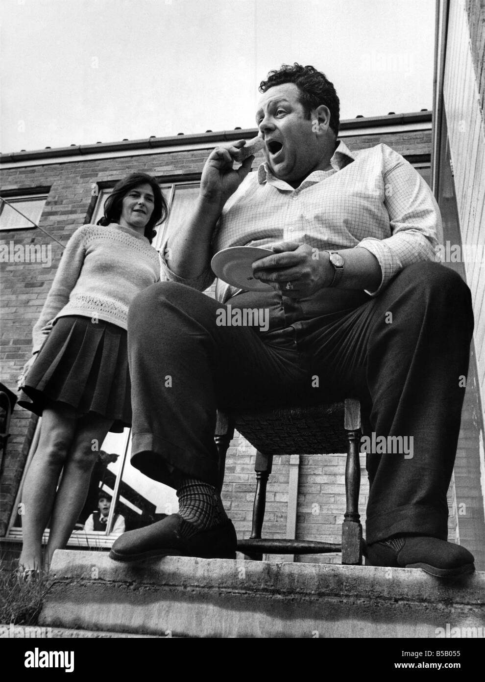 Precariously perched hi-res stock photography and images - Alamy