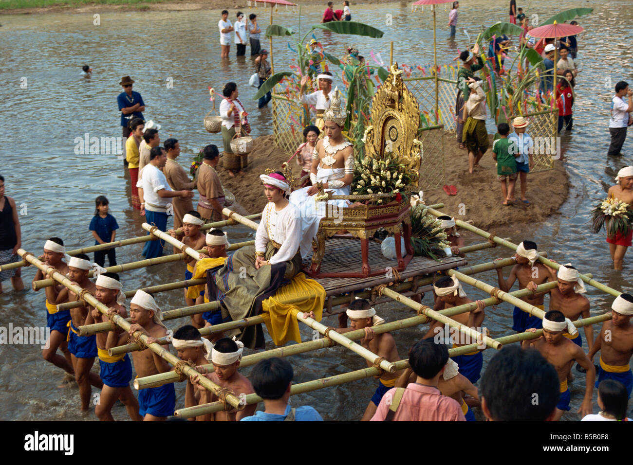 People taking part in the Water Festival parade Salung Luang Lampang ...