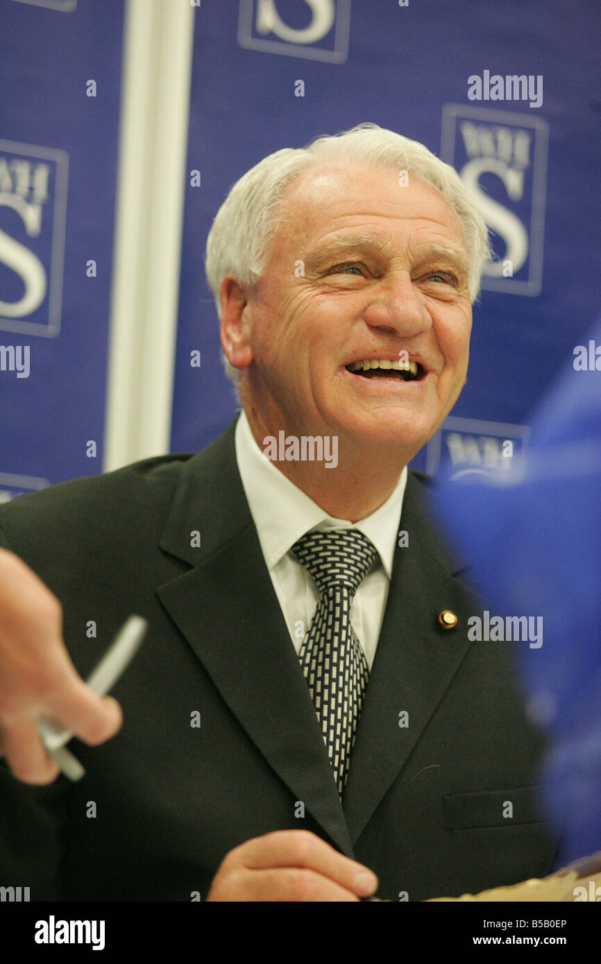 Lib Former Newcastle United boss Sir Bobby Robson Stock Photo - Alamy