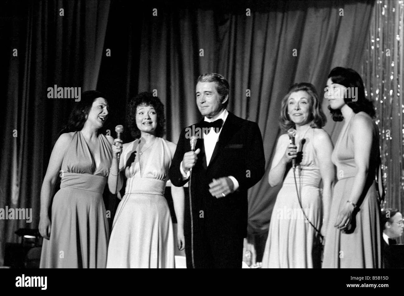 American singer Perry Como in Southport. April 1975 75-1969-006 Stock ...