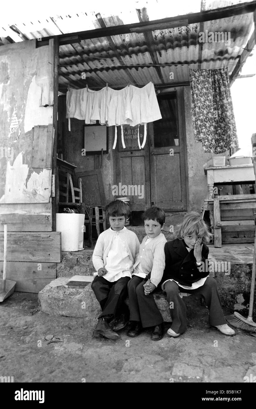 Italy poverty queuing hi-res stock photography and images - Alamy