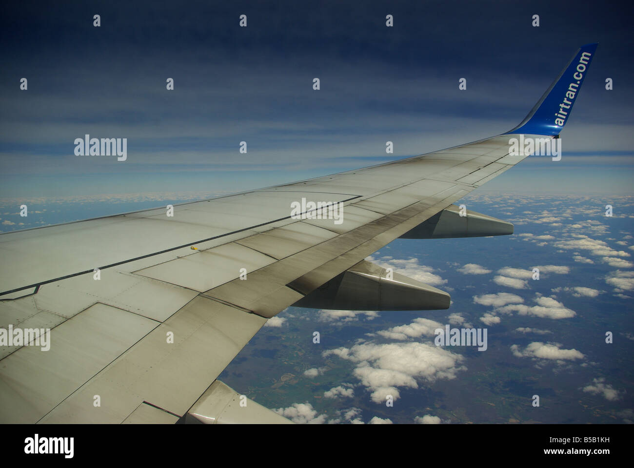 Jet engines of a commercial airliner hi-res stock photography and ...