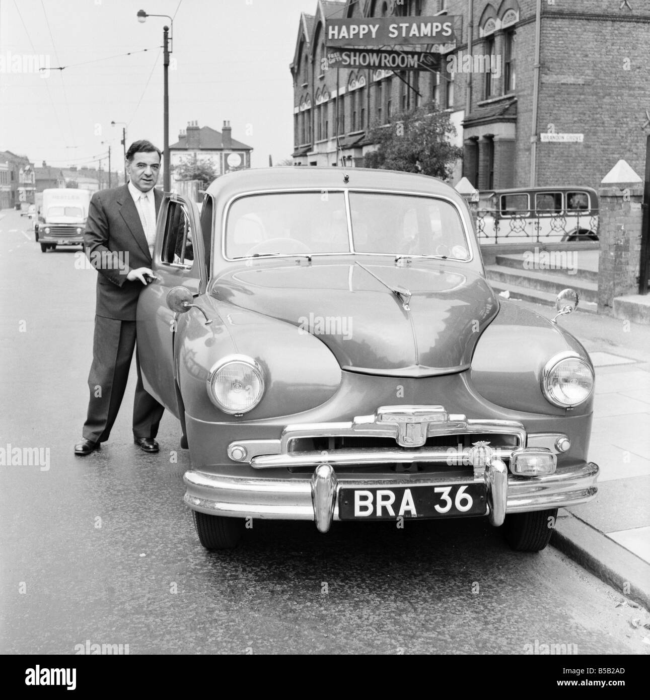 Standard vanguard car hi-res stock photography and images - Alamy