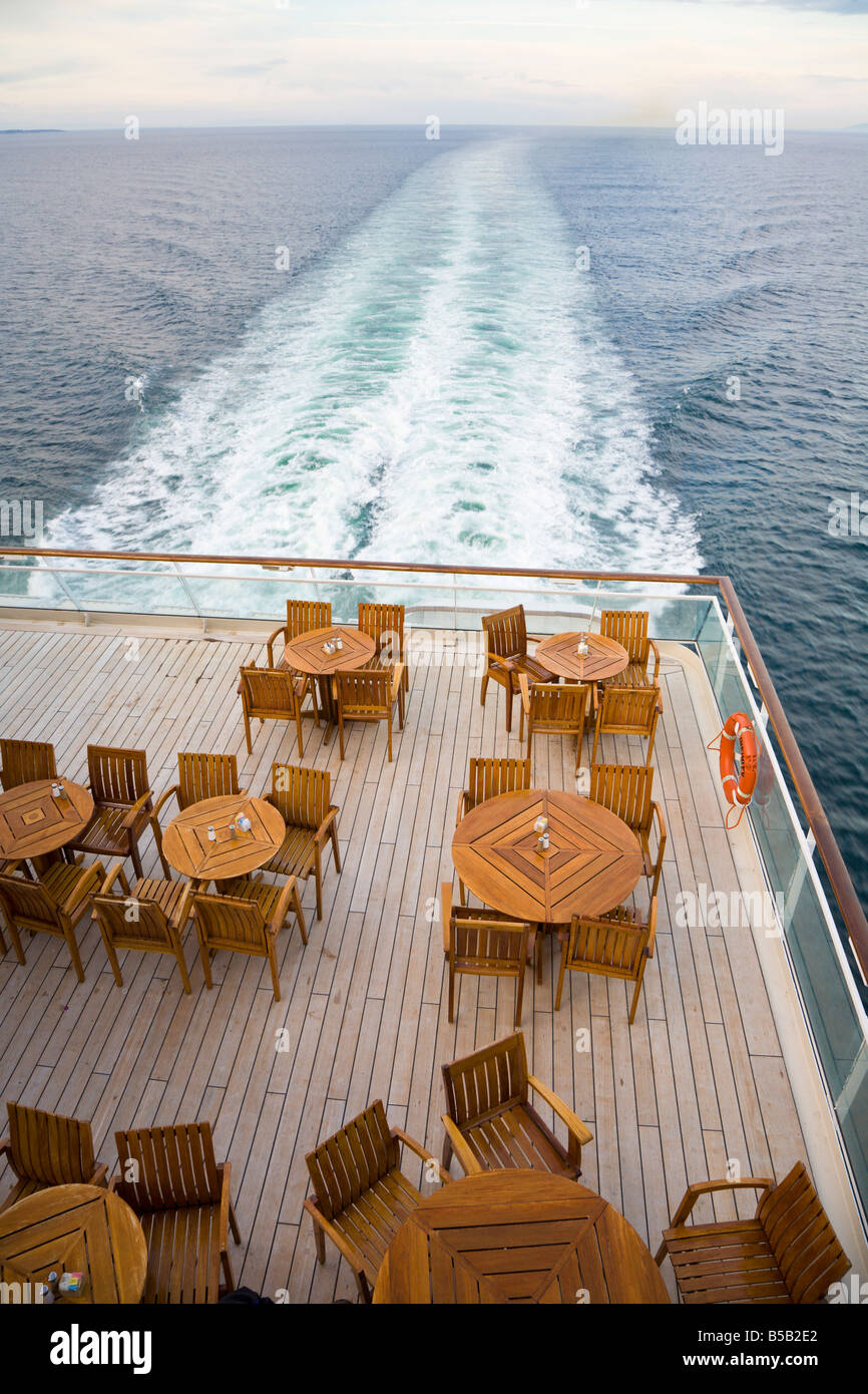 Empty deck cruise ship hi-res stock photography and images - Alamy