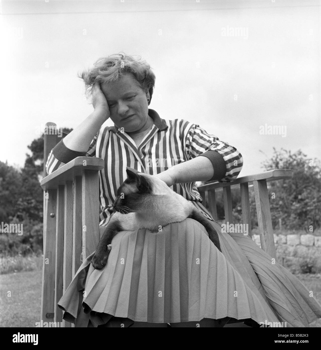 Authoress Janet Green seen here with her cat. 1960 Stock Photo - Alamy