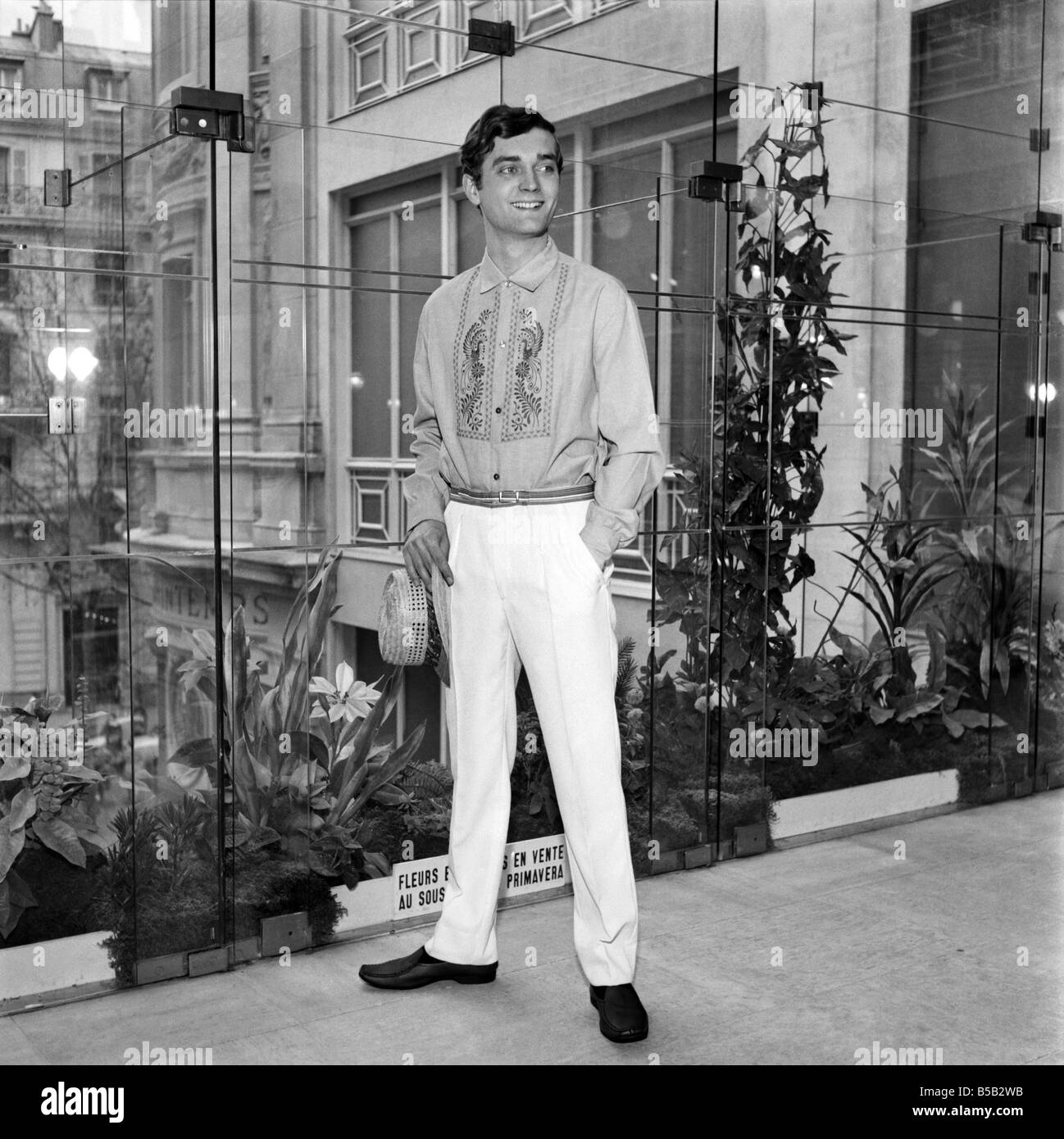 Men modelling the latest 1963 menswear design's in the streets of Paris ...