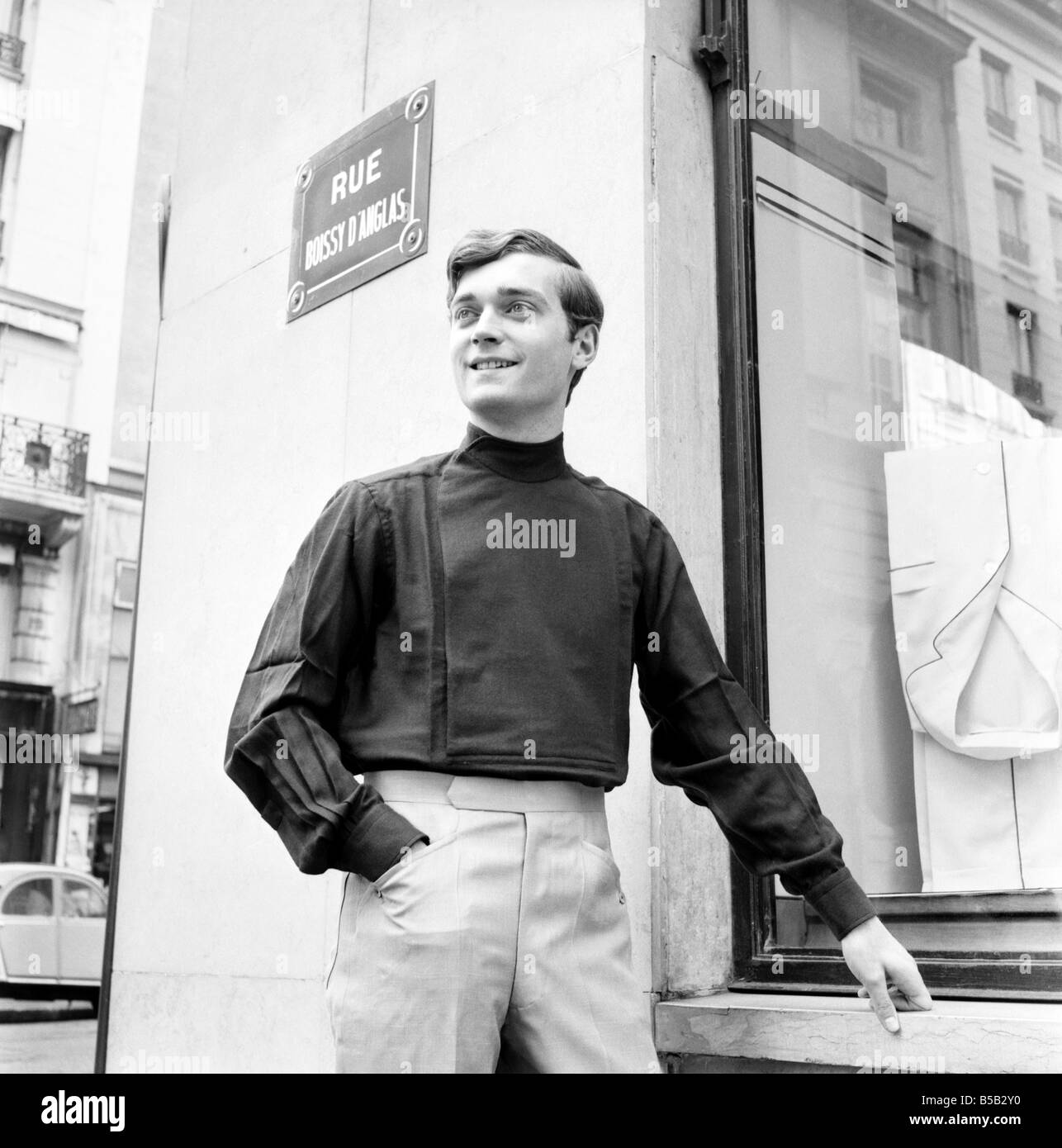 Men modelling the latest 1963 menswear design's in the streets of Paris ...