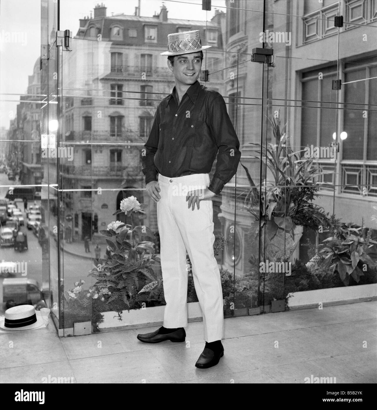Men modelling the latest 1963 menswear design's in the streets of Paris ...