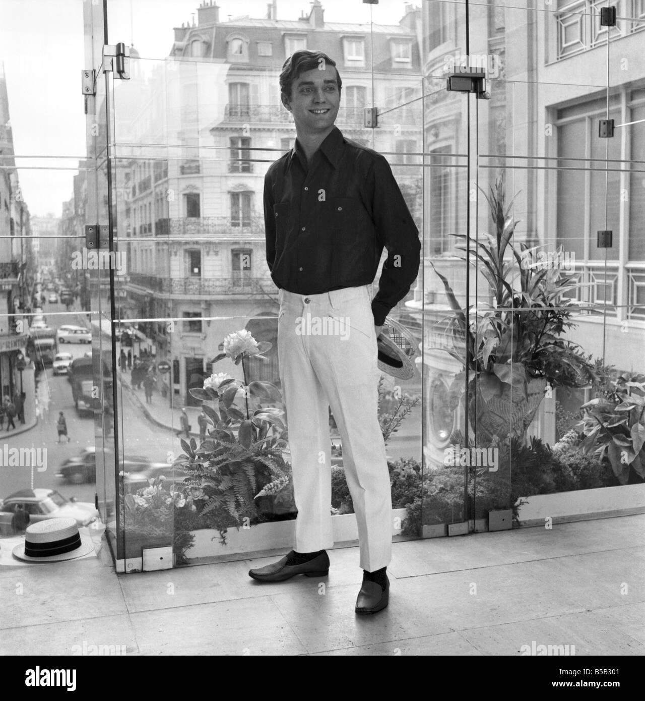 Men modelling the latest 1963 menswear design's in the streets of Paris ...