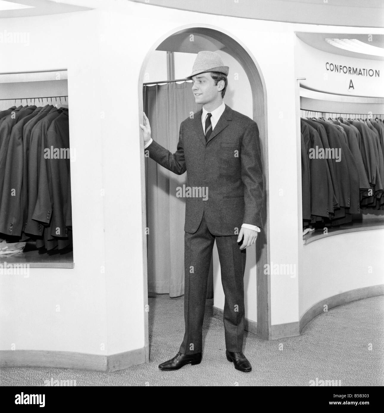 Men modelling the latest 1963 menswear design's in a Paris boutique ...