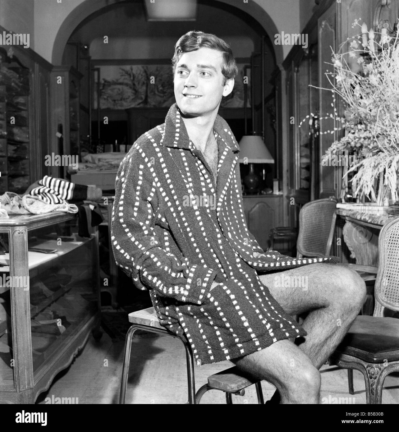 Men modelling the latest 1963 menswear design's in a Paris boutique ...