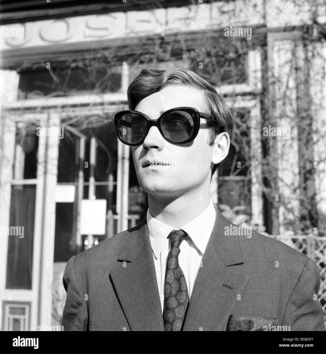 Men modelling the latest 1963 menswear design's in the streets of Paris ...