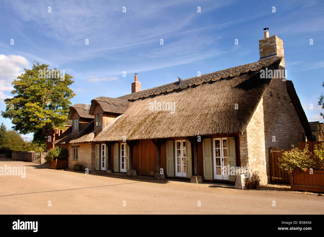 Modernised cottage hi-res stock photography and images - Alamy