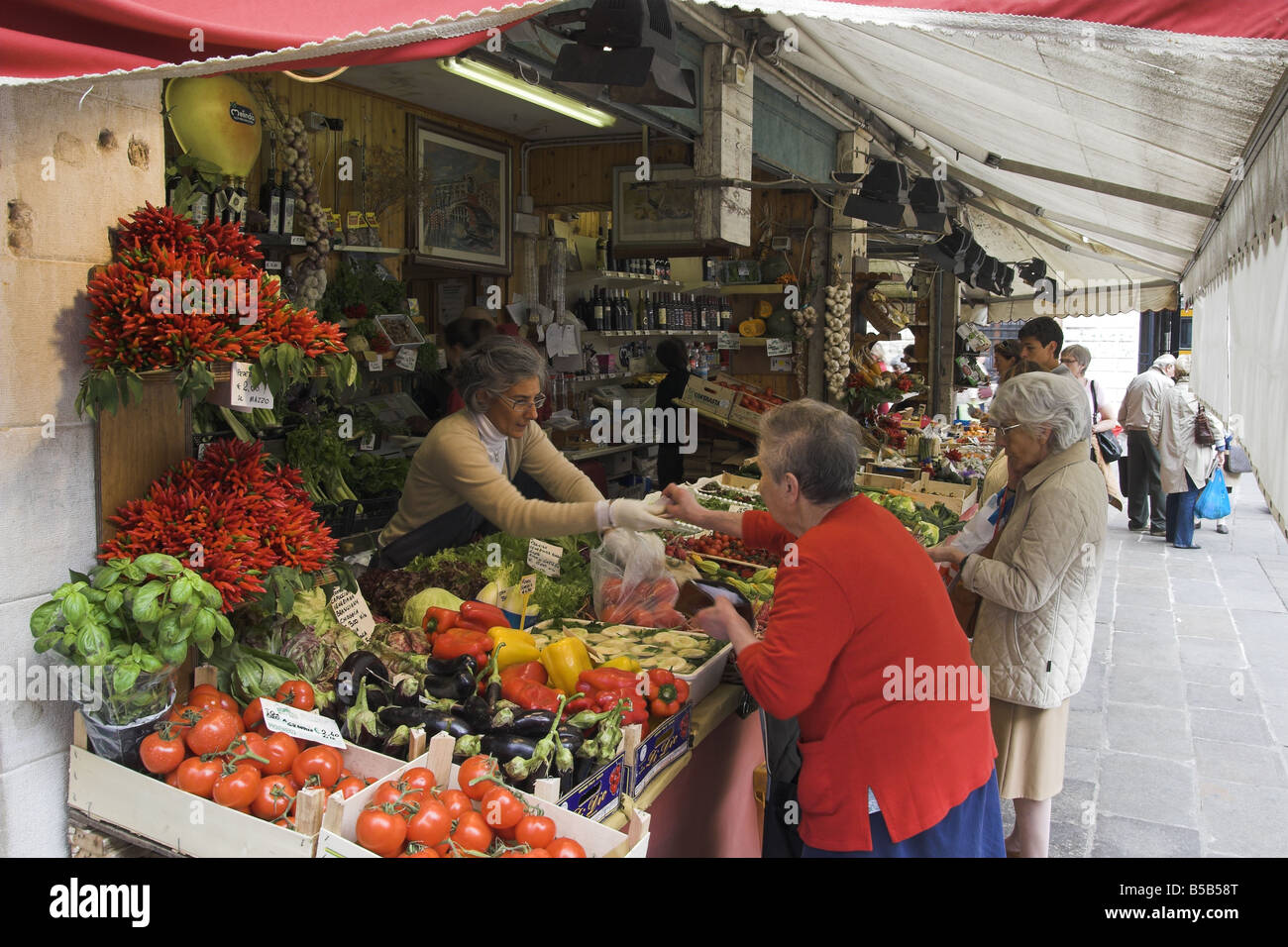 Venetian trader hi-res stock photography and images - Alamy
