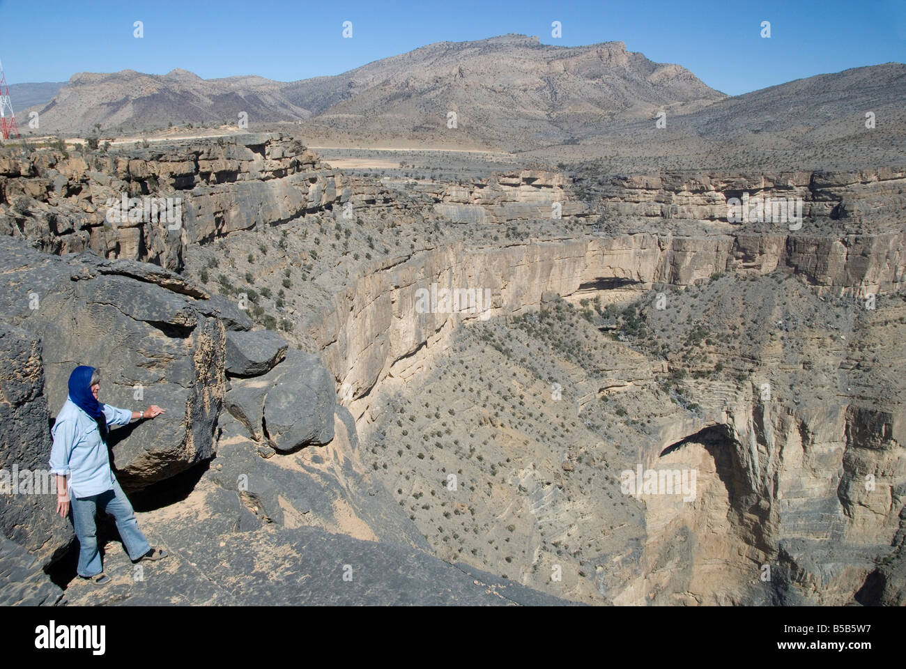 Cliffs of Wadi Saydran, below Jabal Shams, abandoned village of Sap ...