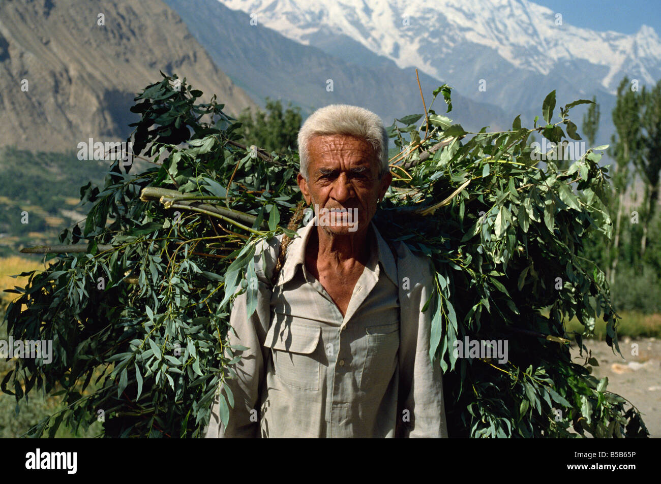 Hunza valley man hi-res stock photography and images - Alamy