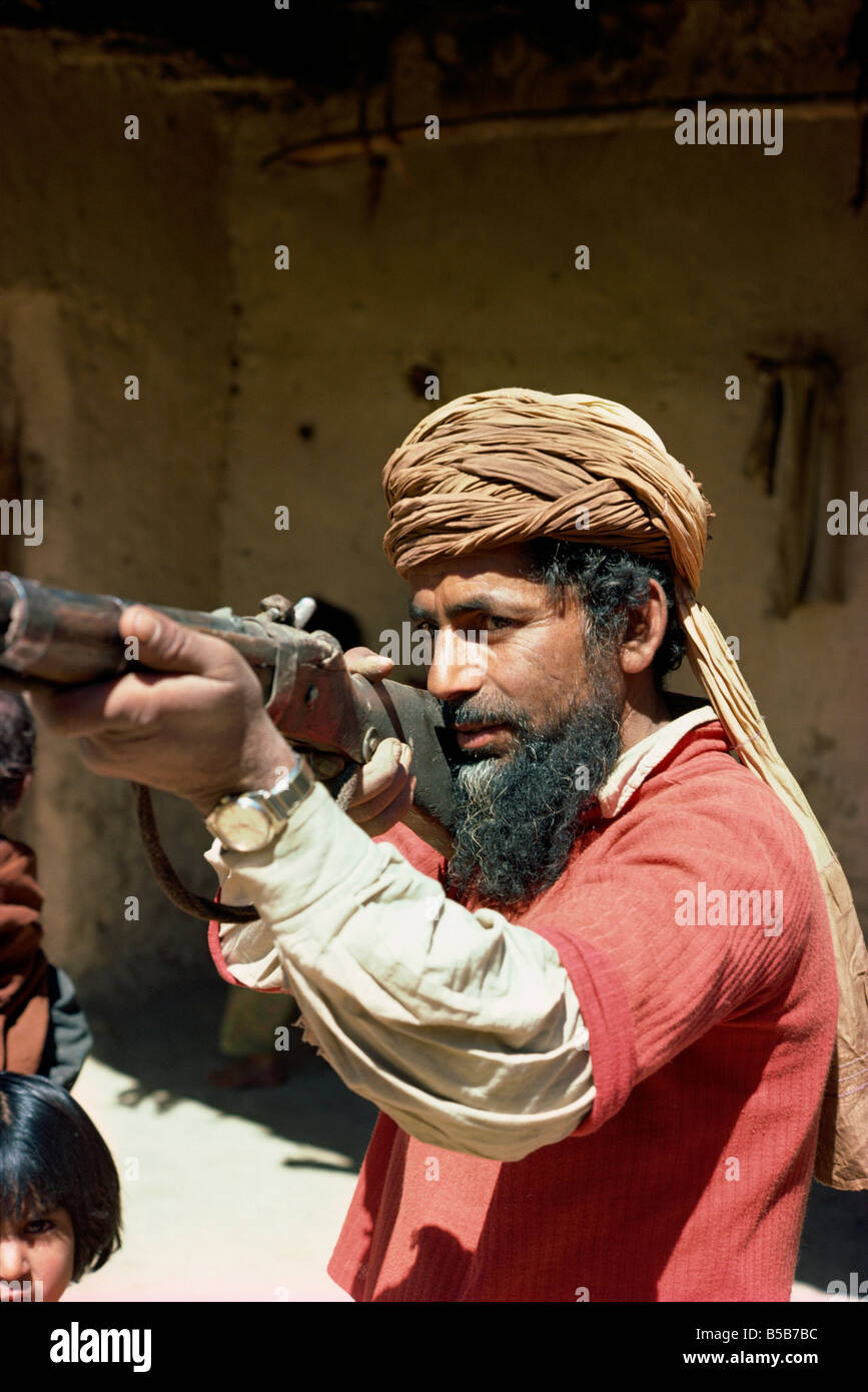 Pathans hi-res stock photography and images - Alamy