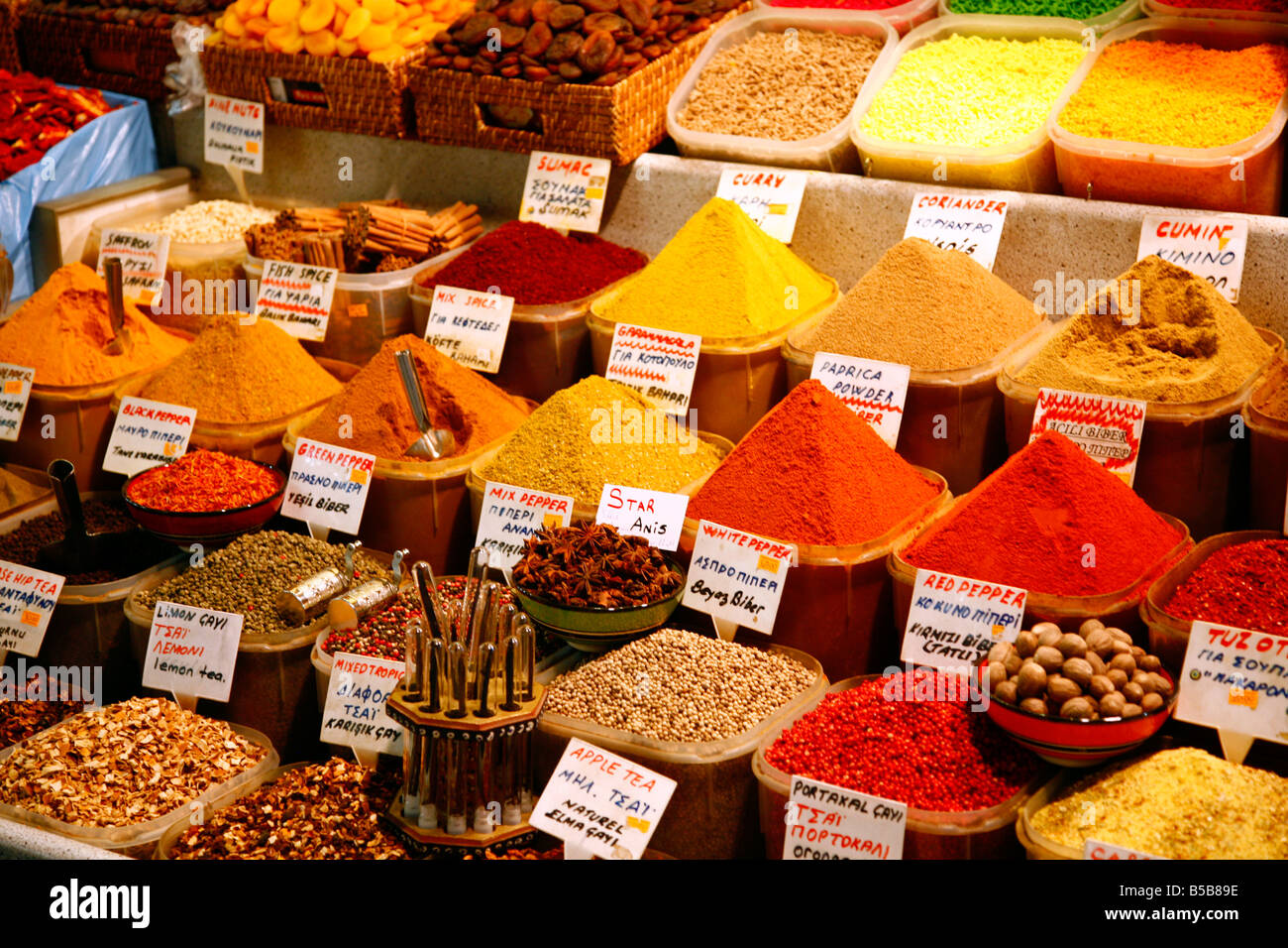 Spice shop at the Spice Bazaar, Istanbul, Turkey, Europe Stock Photo ...