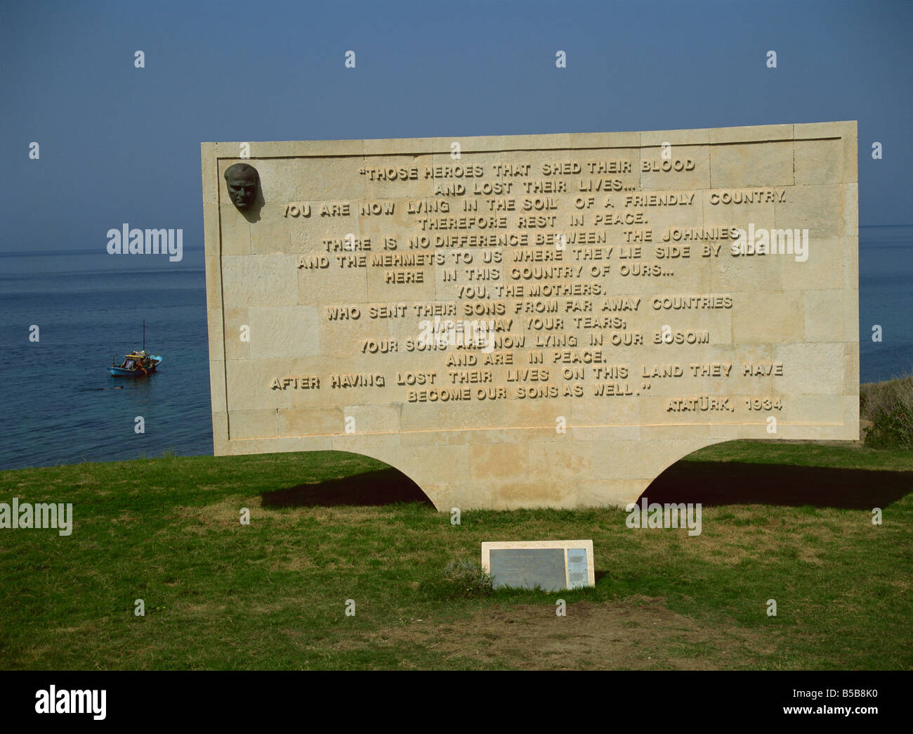 Anzac cemetery hi-res stock photography and images - Alamy