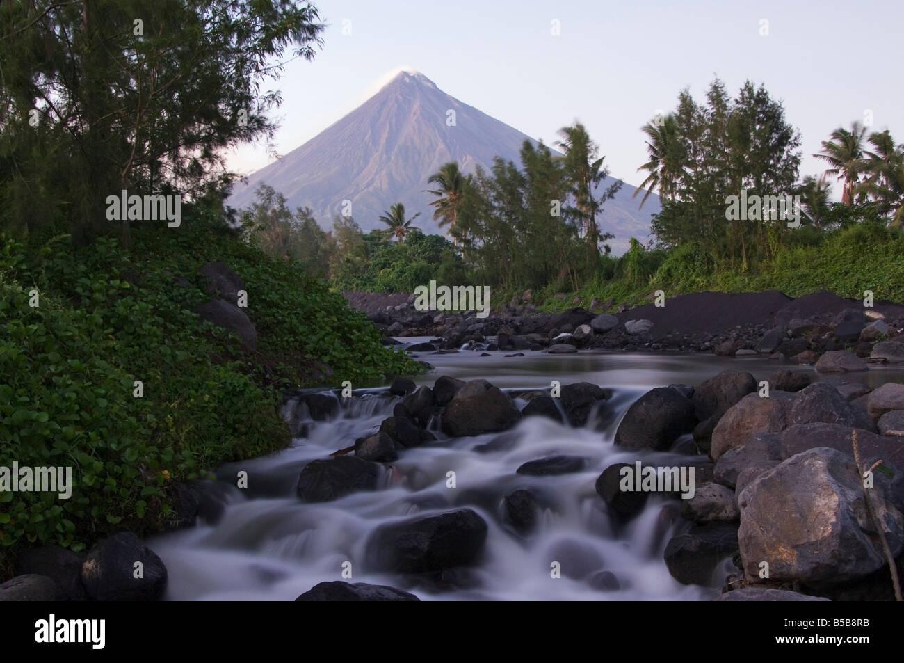 Bicol philippines mount mayon hi-res stock photography and images - Alamy