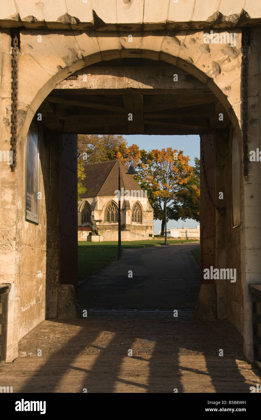 Chateau gate hi-res stock photography and images - Alamy
