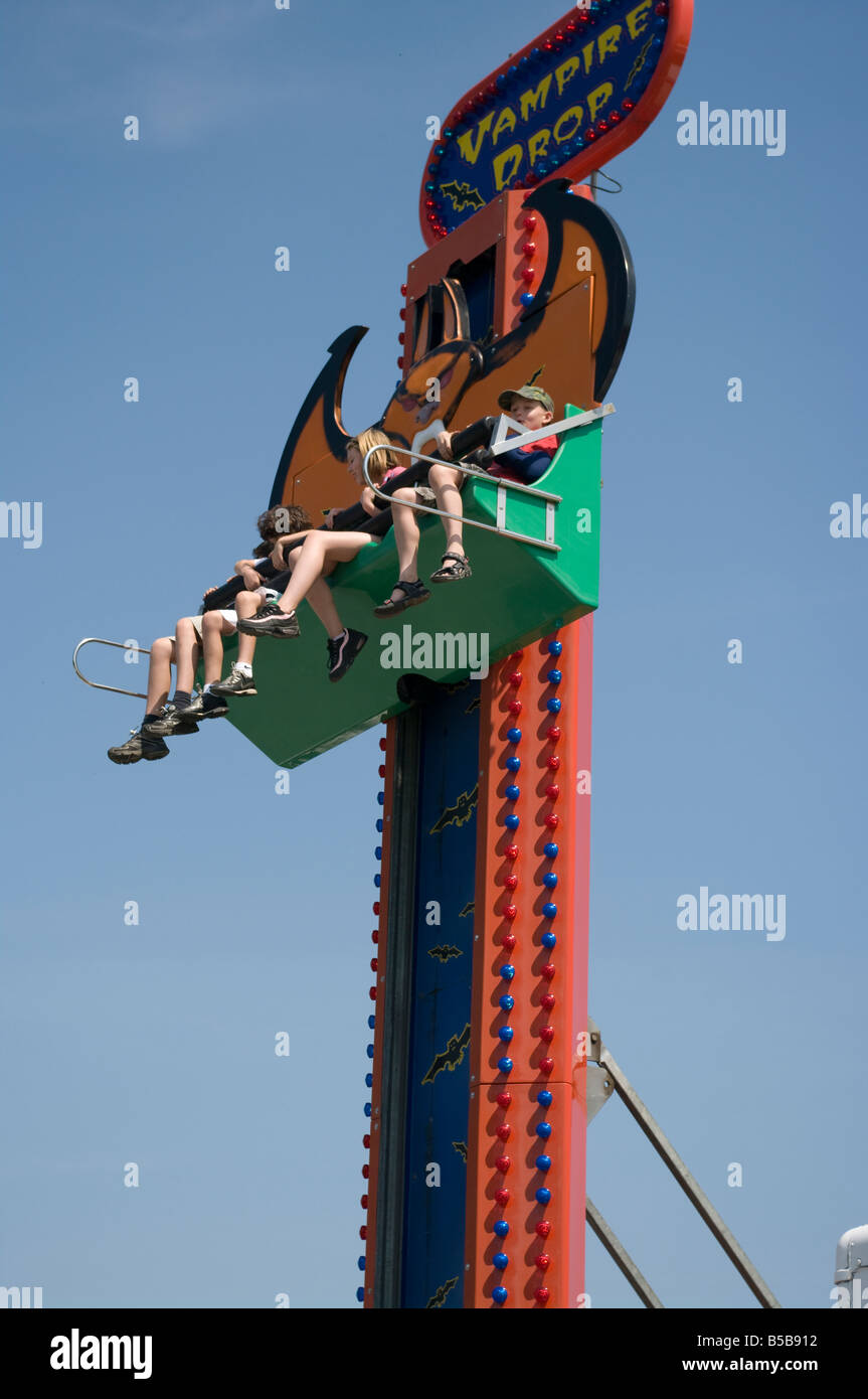 Children at fairground hi-res stock photography and images - Alamy