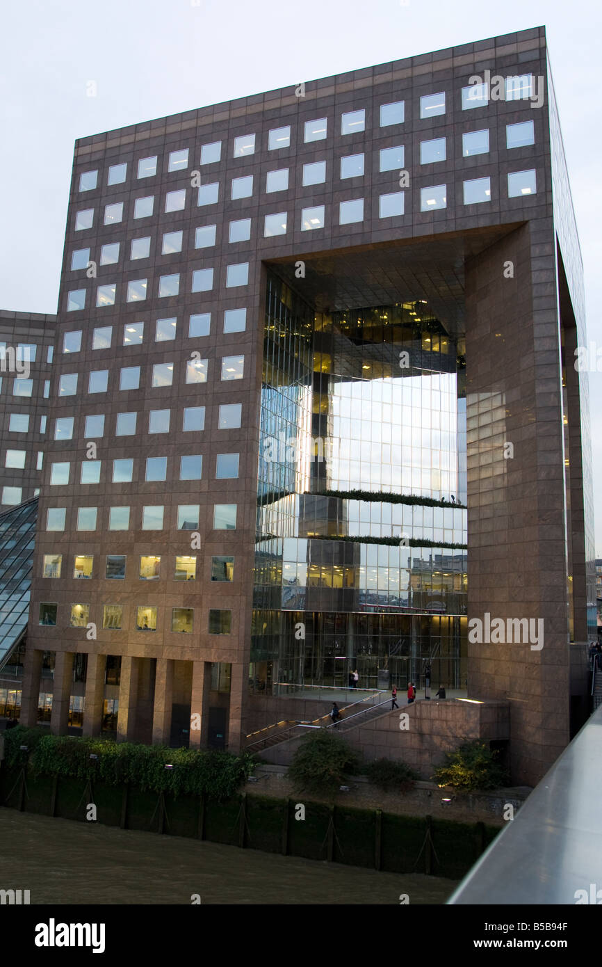 No 1 London Bridge London UK by architect the John S. Bonnington ...