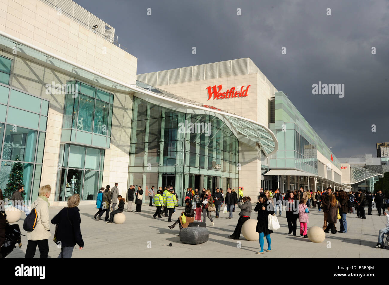 Westfield Shopping Centre West London Stock Photo - Alamy