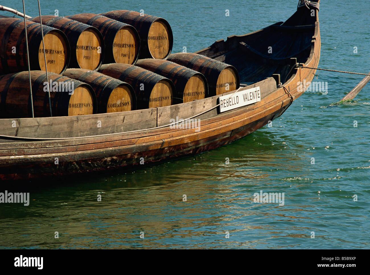 Oporto douro barge hi-res stock photography and images - Alamy