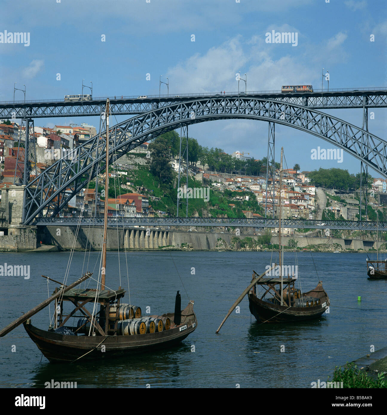 Barco rabelo port on river hi-res stock photography and images - Alamy