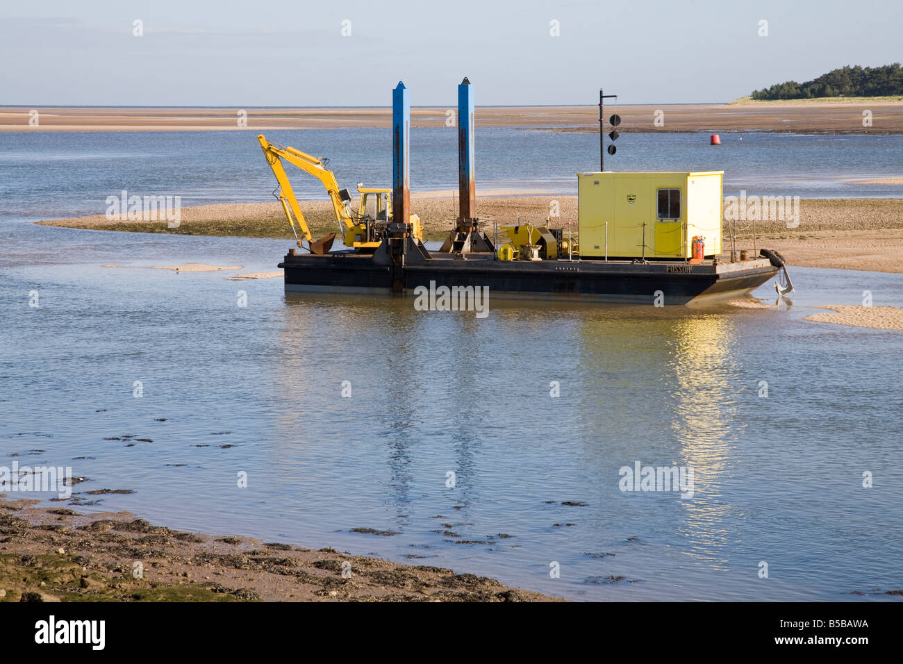Dredger boat hi-res stock photography and images - Alamy