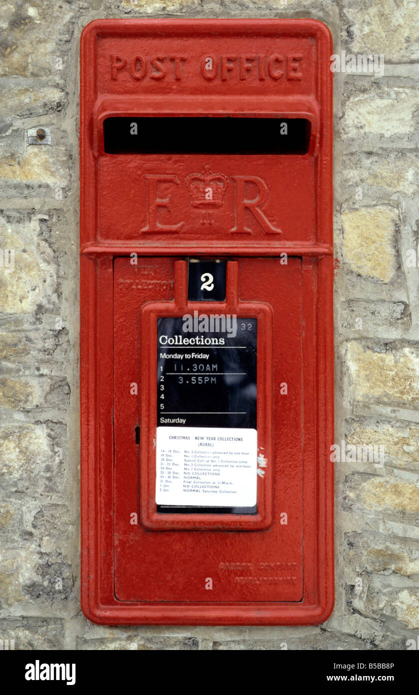 Queen elizabeth royal box hi-res stock photography and images - Alamy