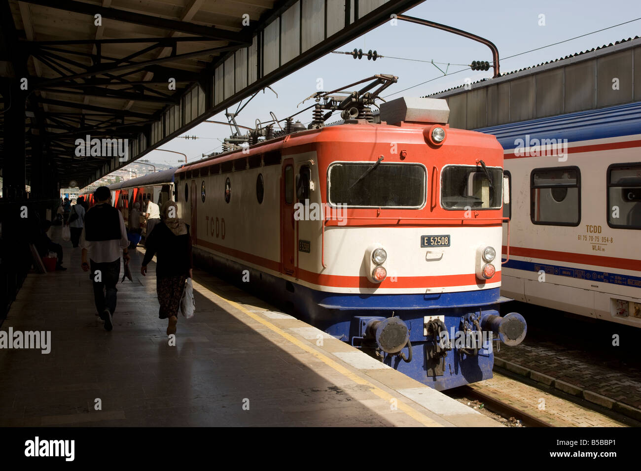 Rail station istanbul hi-res stock photography and images - Alamy