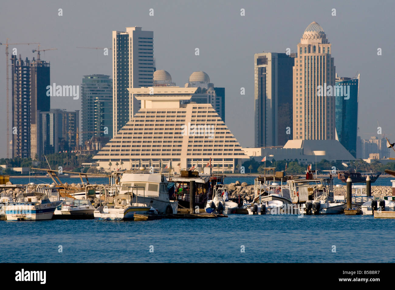 Doha qatar skylines hi-res stock photography and images - Alamy