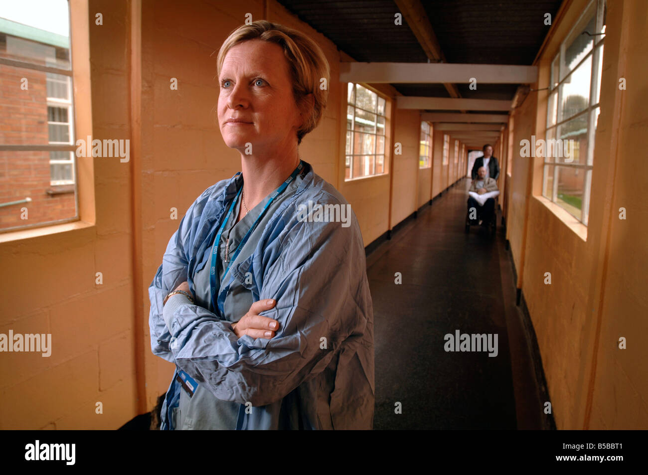 Doctor uk operating hi-res stock photography and images - Alamy