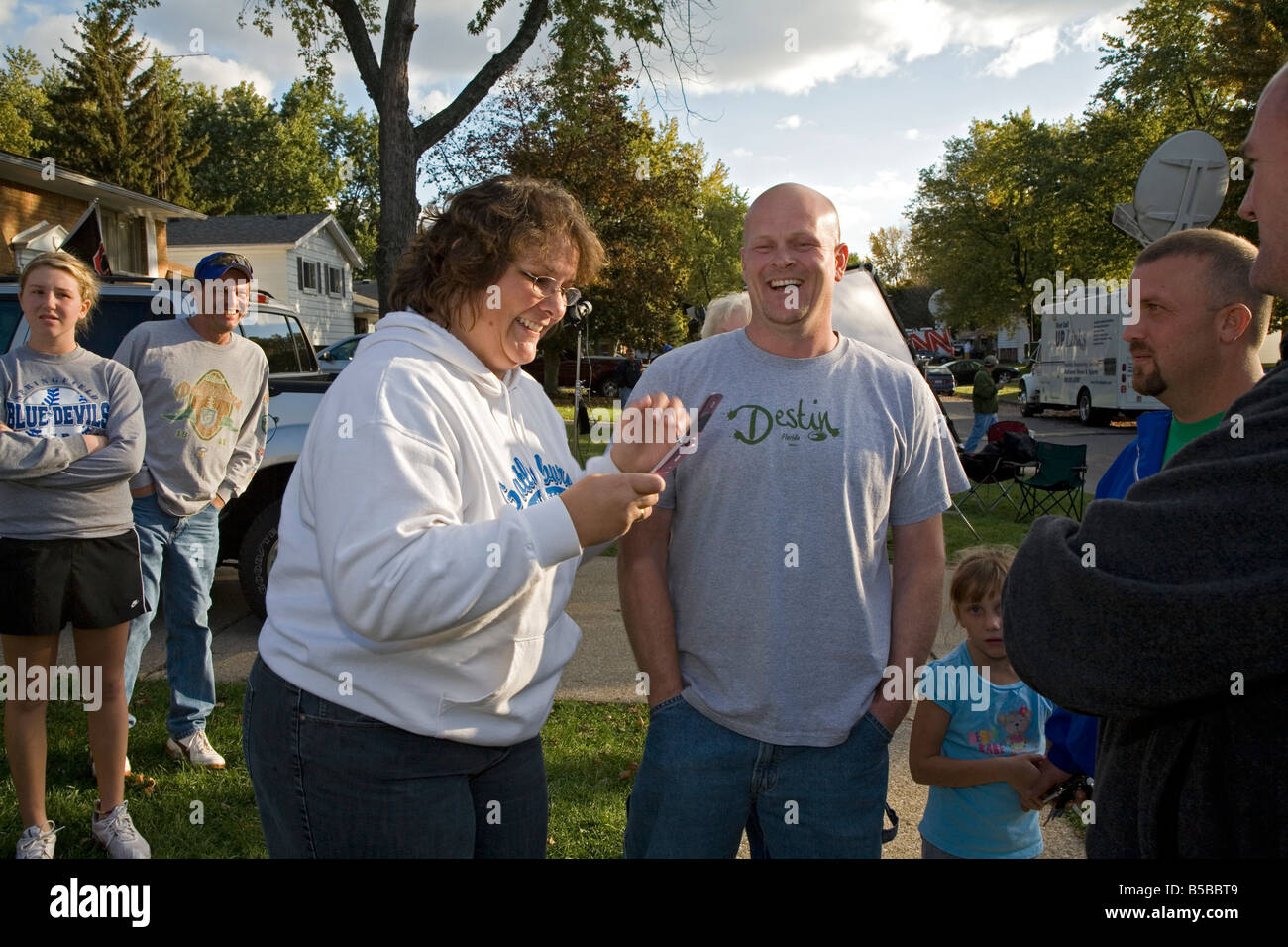 Neighbor neighbors laugh laughing hi-res stock photography and images ...