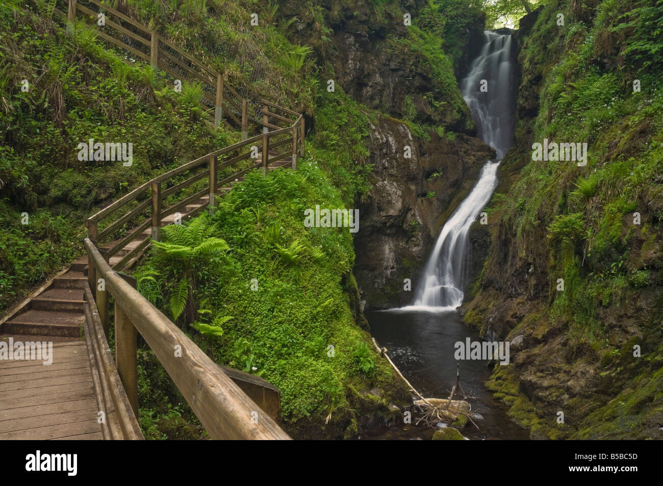 Cascada Ess Na Larach